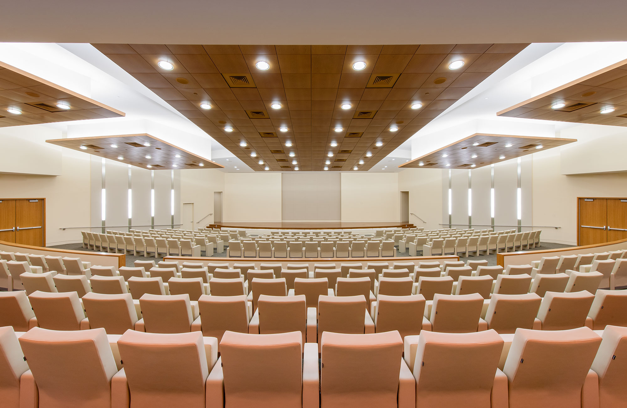 Constitution Center - Amenities