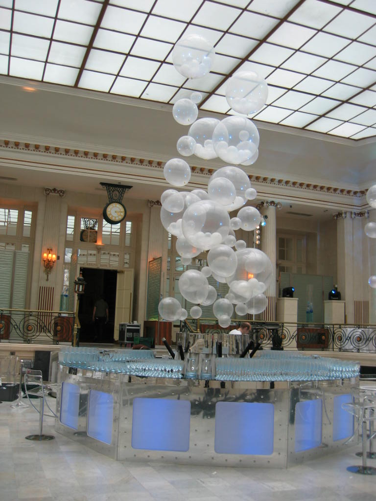 We provide Balloon Events for London and the UK