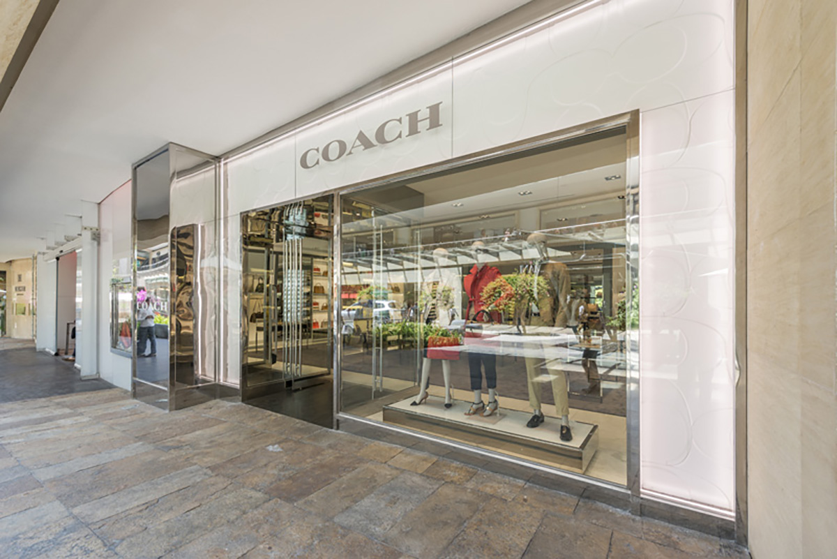 COACH Antara Fashion Hall