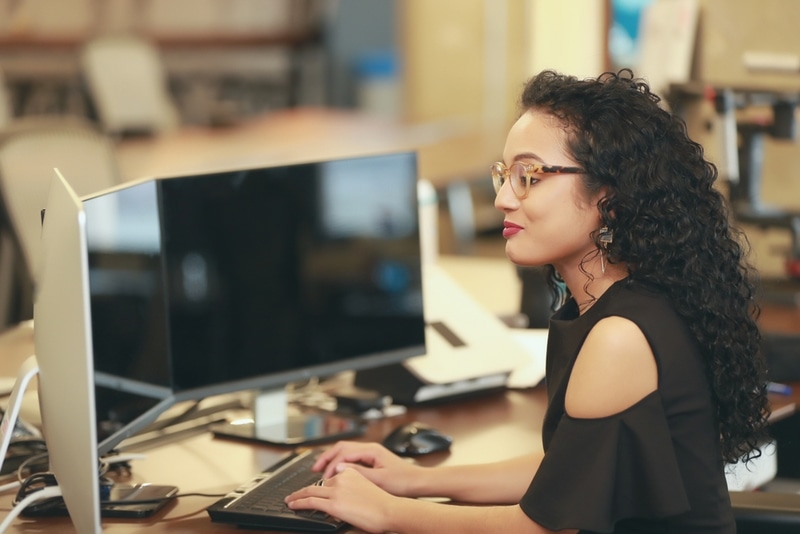 How to Sit Properly At Your Desk | Work-Fit