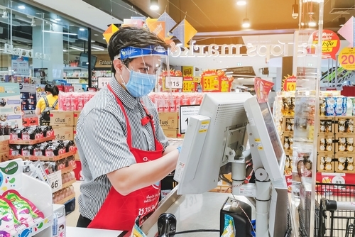 Keeping your Cashiers Injury Free | Work-Fit
