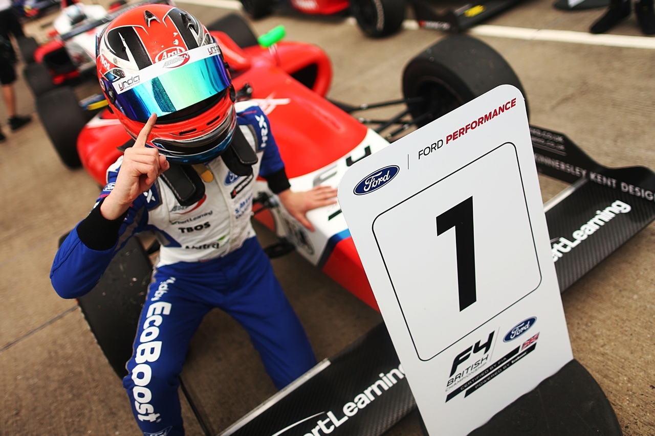 Arden Motorsport storm to victory at Donington Park | Arden Motorsport