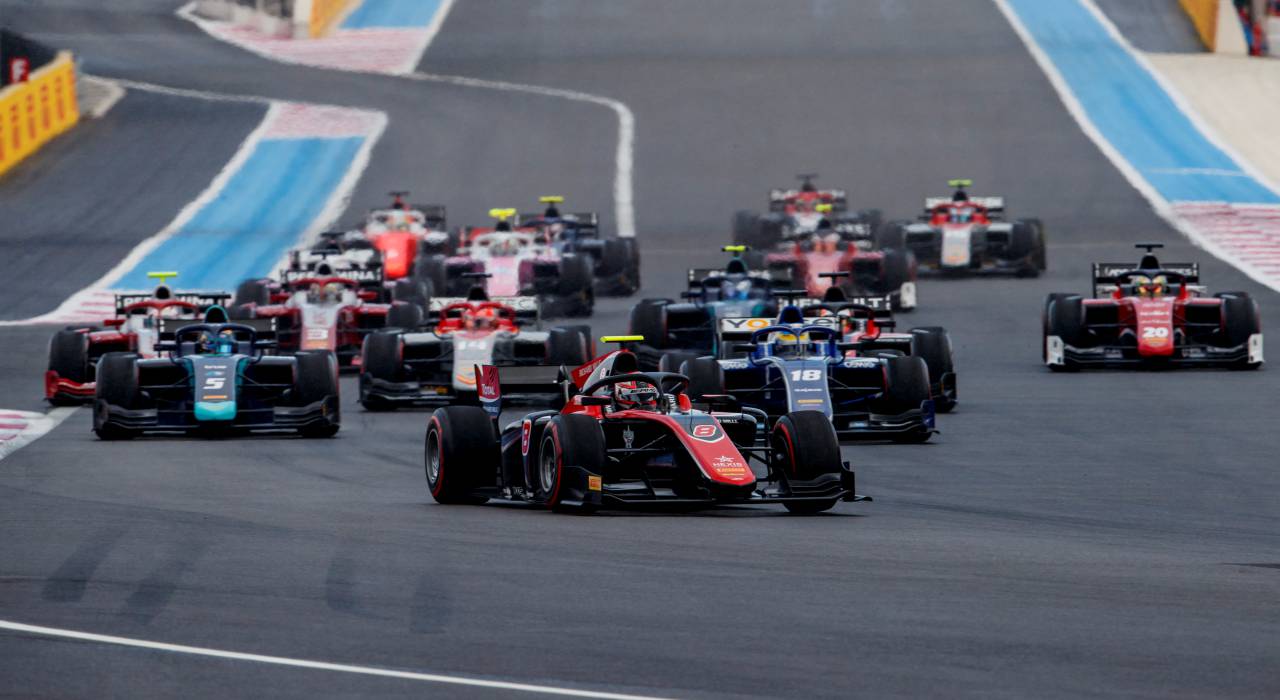 Russell Wins in Dramatic F2 Feature Race at Paul Ricard