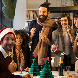 4 Holiday “Distractions” that Re-engage Employees