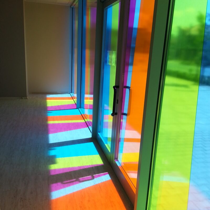 Aplicare autocolant transparent colorat | SignAd Bucuresti