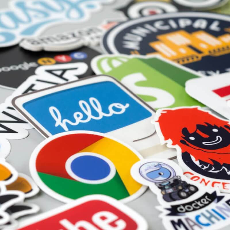 Stickere adezive personalizate | Yolans Brasov