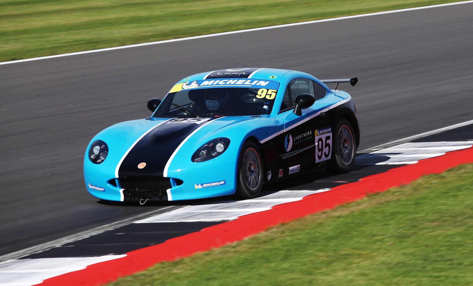 Exciting Mix of Experience & New Talent for Elite's 2022 Ginetta Junior ...
