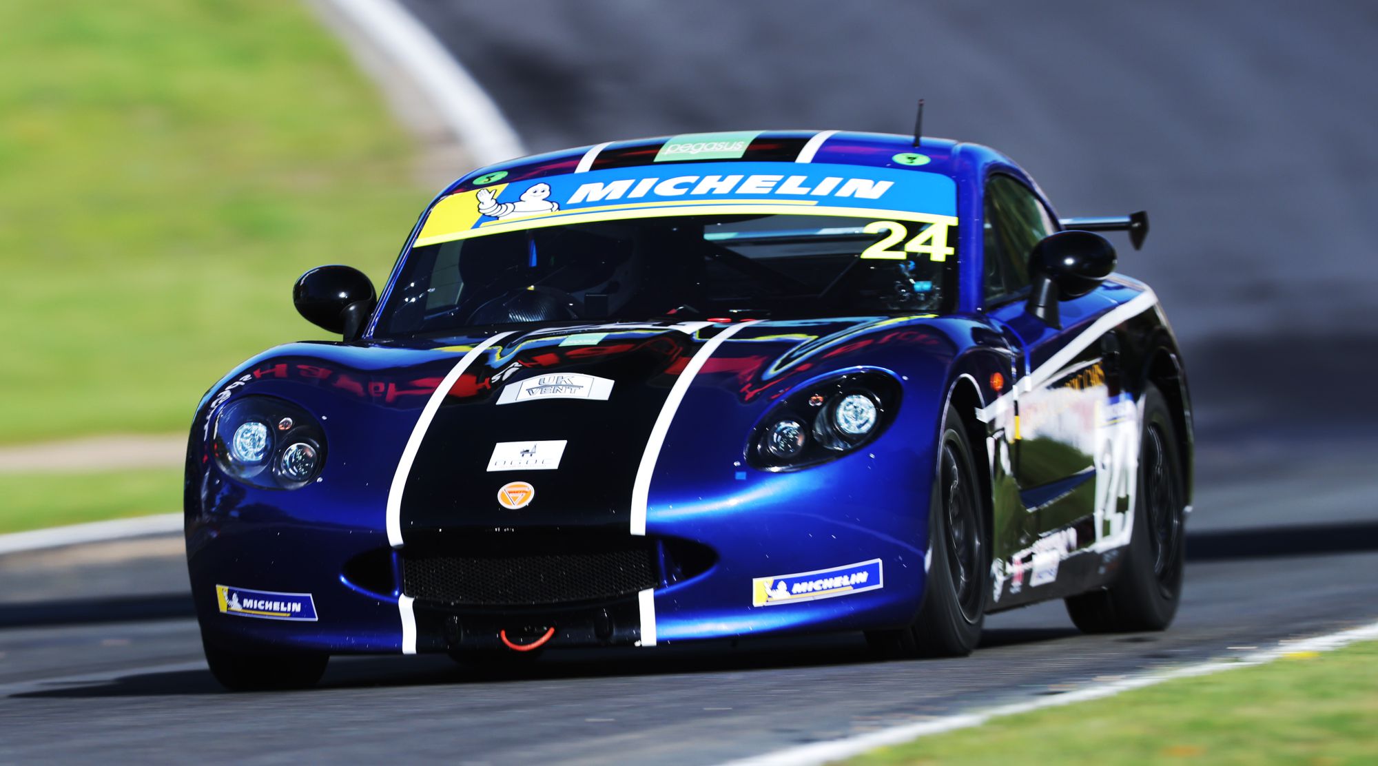 Douglas Embarks on Second Ginetta Junior Season with Elite | Elite ...