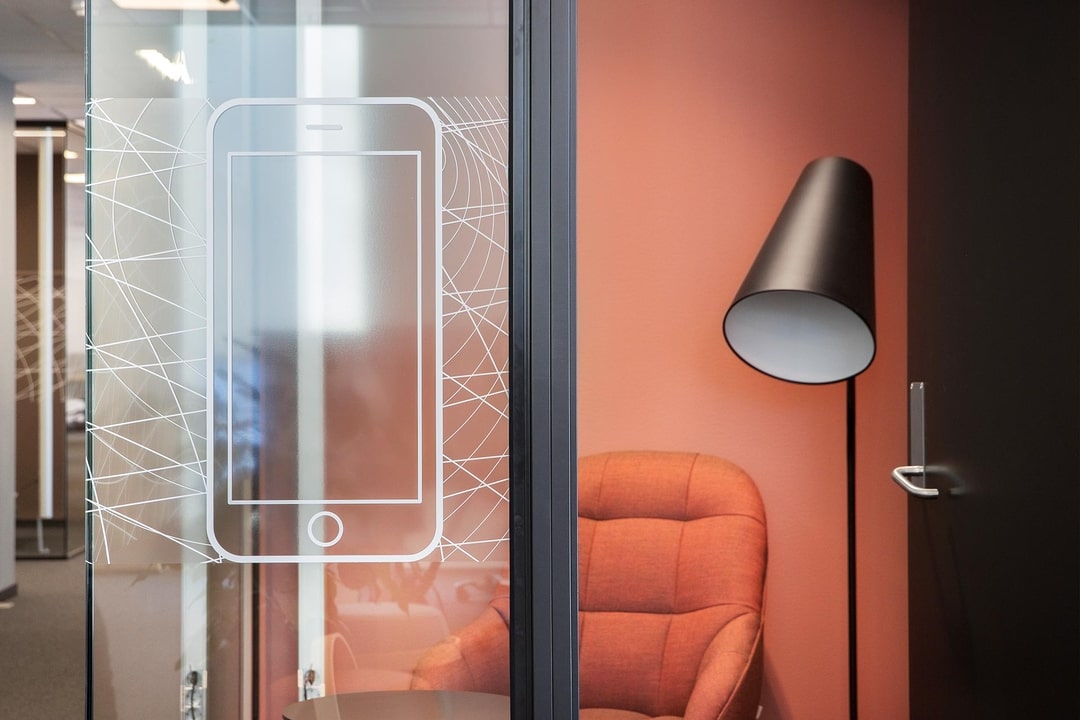 Om oss | Notto Solskjerming, Tekstiler og Foliering