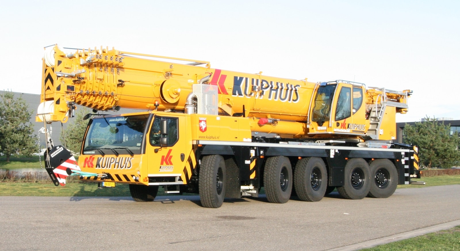 Auslieferung des neuen Liebherr LTM1230-5.1 | Kuiphuis Kranvermietung