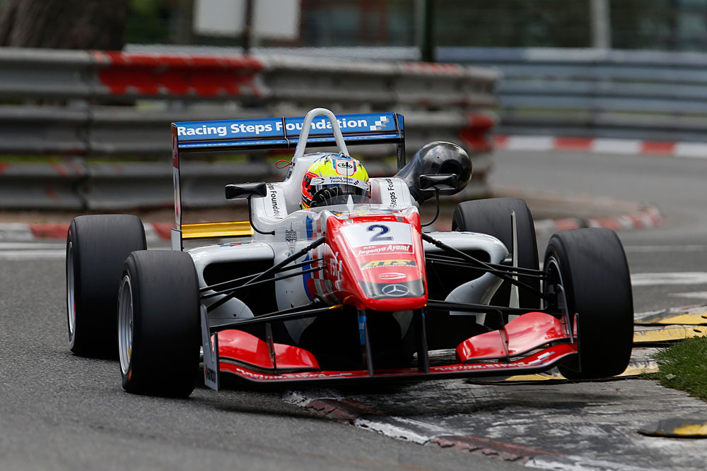 Trackrod wrecks Dennis' treble dream at FIA F3 Grand Prix de Pau