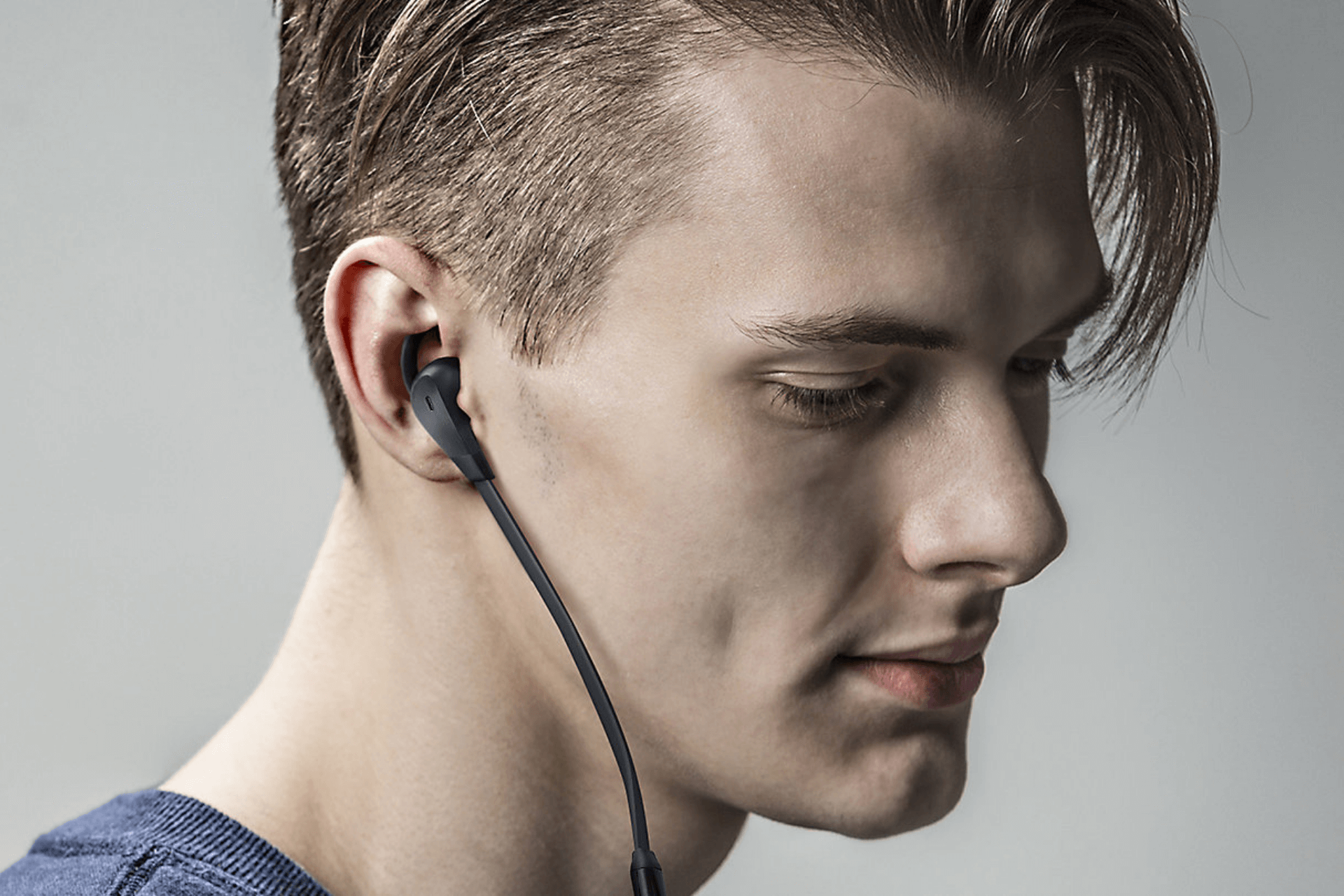 Bask in the Grit of Samsung’s Advanced ANC Headphones | InMotion Stores