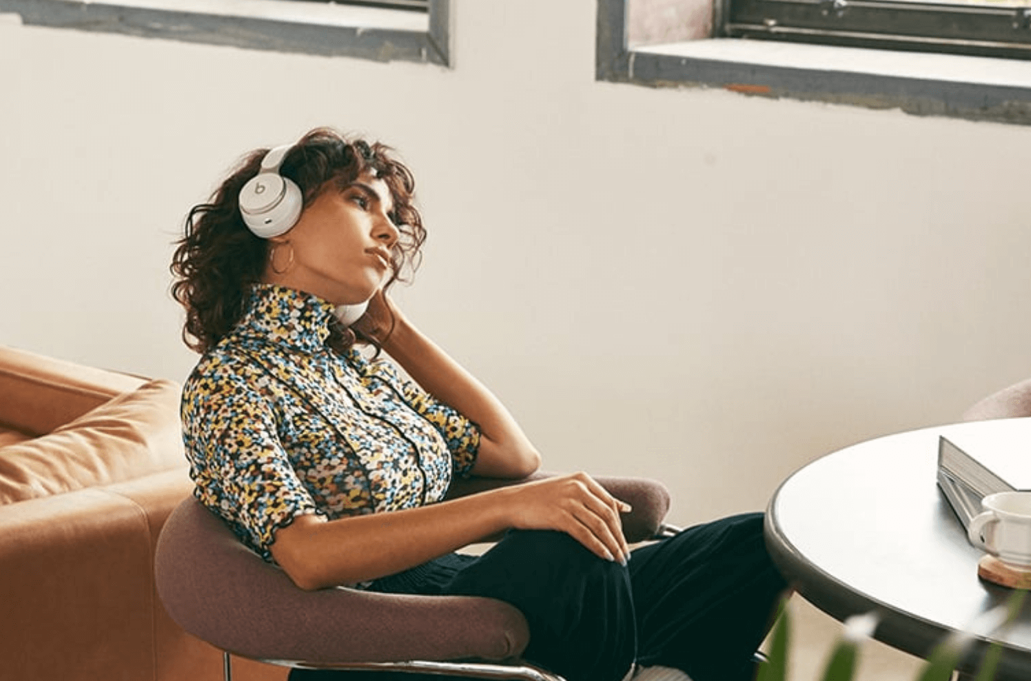 Dynamic Noise-Canceling Beats Headphones Pro | InMotion Stores