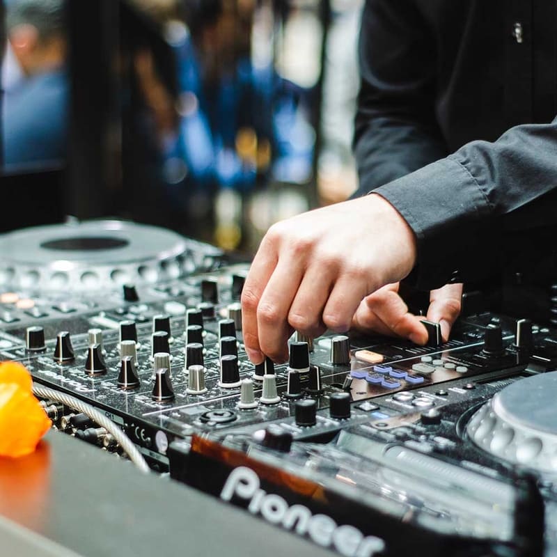 How do I become a Mobile DJ? | LSA