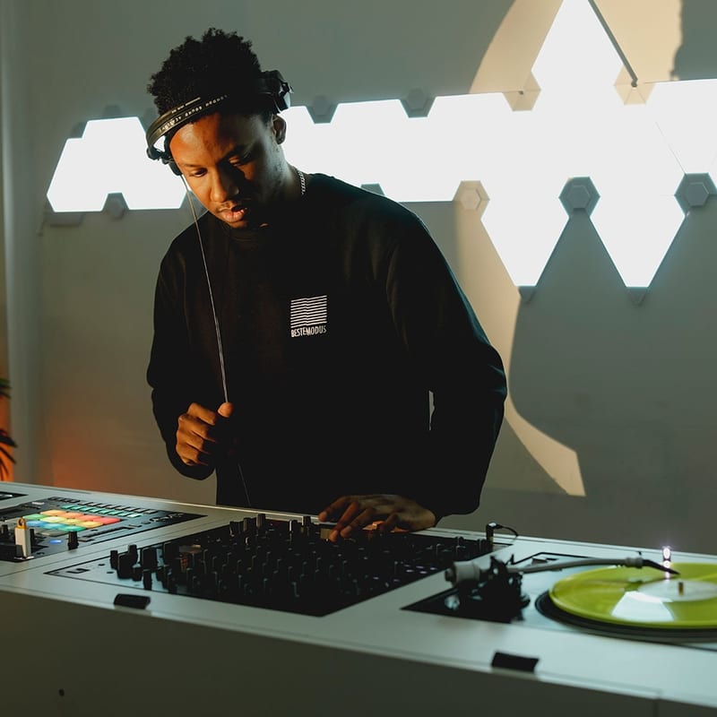 The best DJ live streaming studio for hire in London | LSA