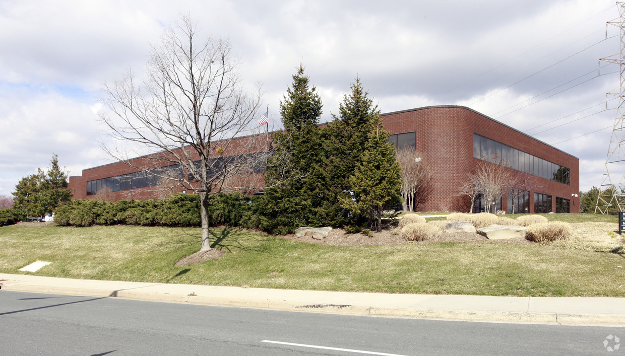 Tenant Representation | Global Crossing