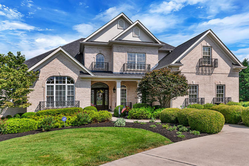 Dominique Oro | Honors Properties Team