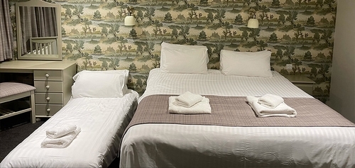 The Bridge Inn: Rooms