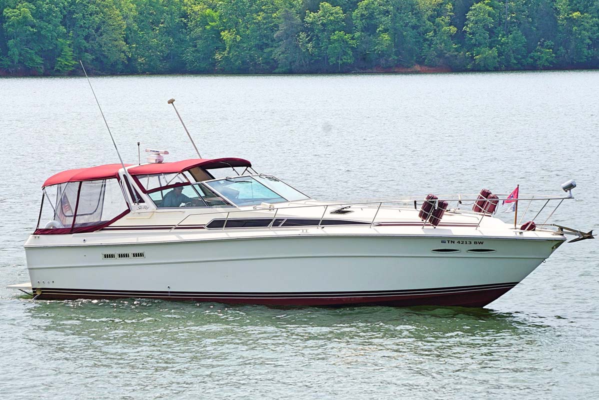 Sea Ray 390 Express Cruiser | Harbortowne Marine | Full Service Marine ...