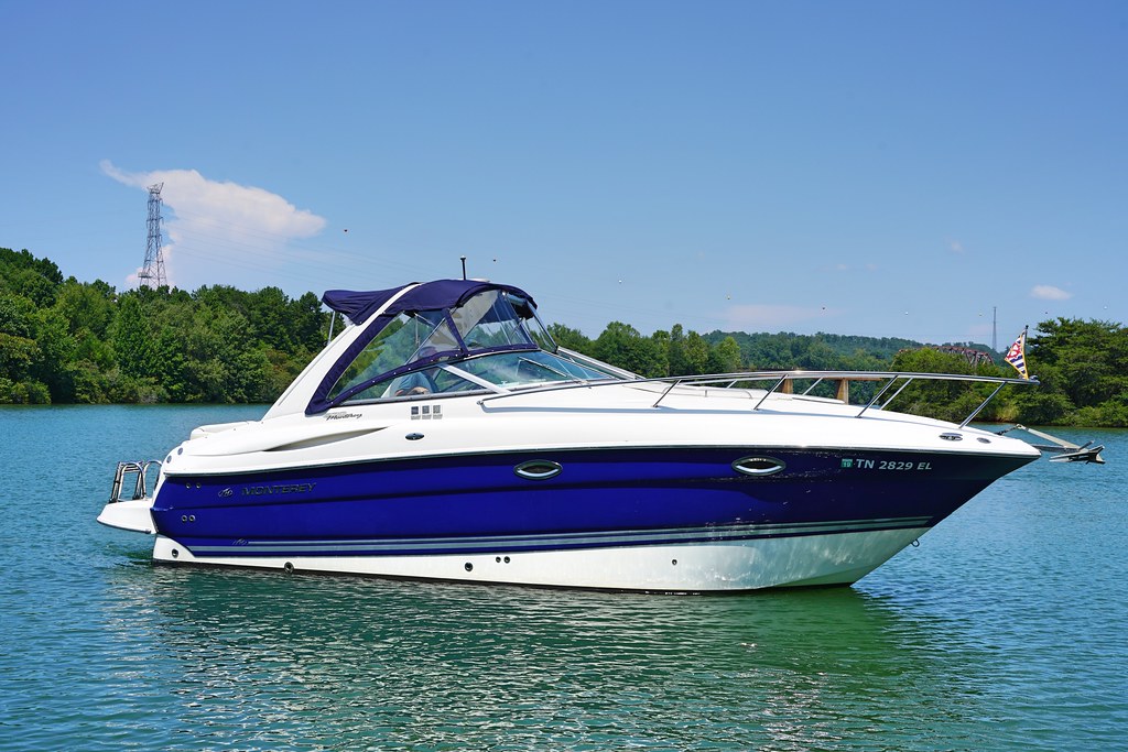 Monterey 270 Cruiser | Harbortowne Marine | Full Service Marine Brokerage