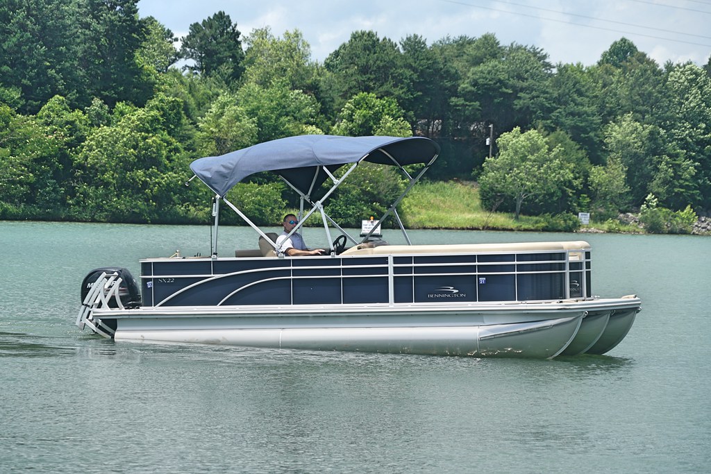 Bennington 22 SSX | Harbortowne Marine | Full Service Marine Brokerage