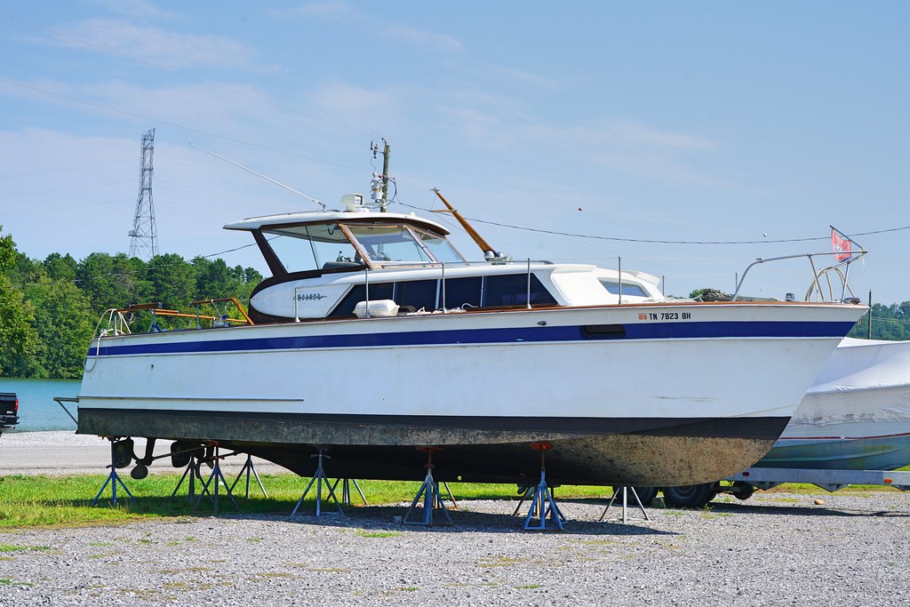 Chris-Craft Roamer 36 | Harbortowne Marine | Full Service Marine Brokerage