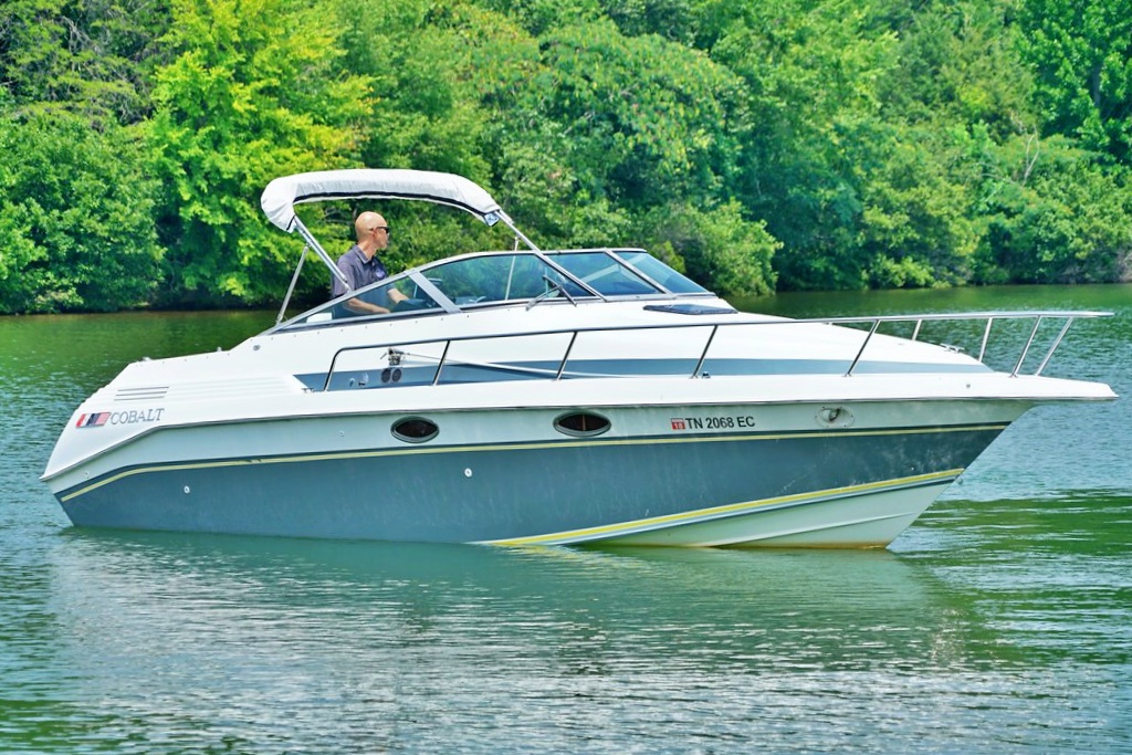 Cobalt 263 Condurre | Harbortowne Marine | Full Service Marine Brokerage