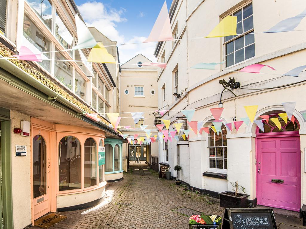 Gold Leaf Property Investments | Portfolio Monmouth, White Swan Court