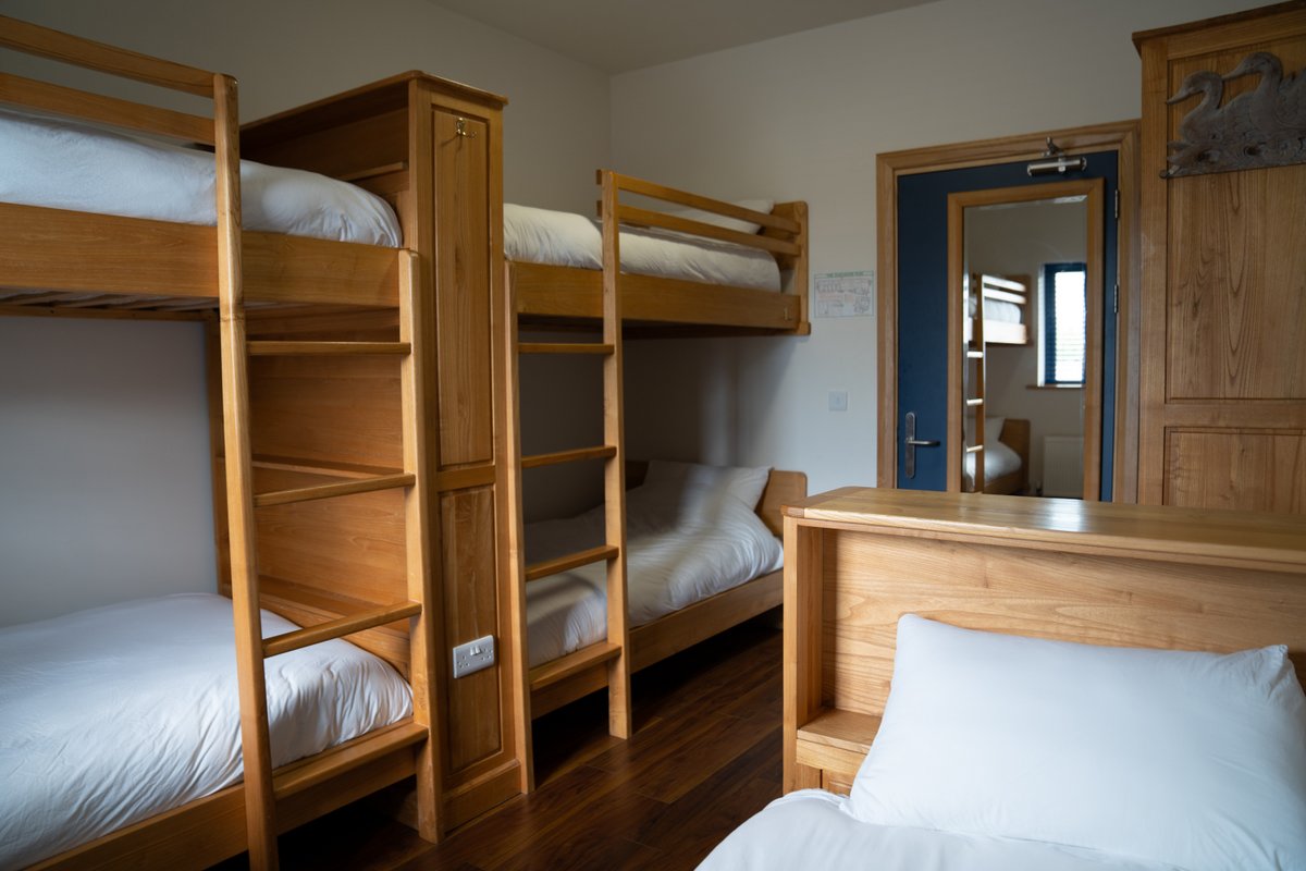 5 Bed Dorm Room ↠ Ballyhoura House & Hostel