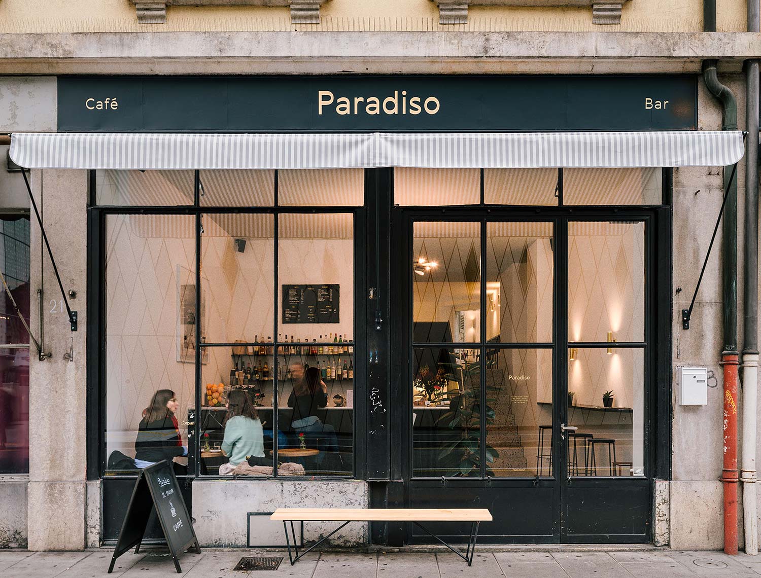 simple flair / stories / CAFE' PARADISO GENEVE