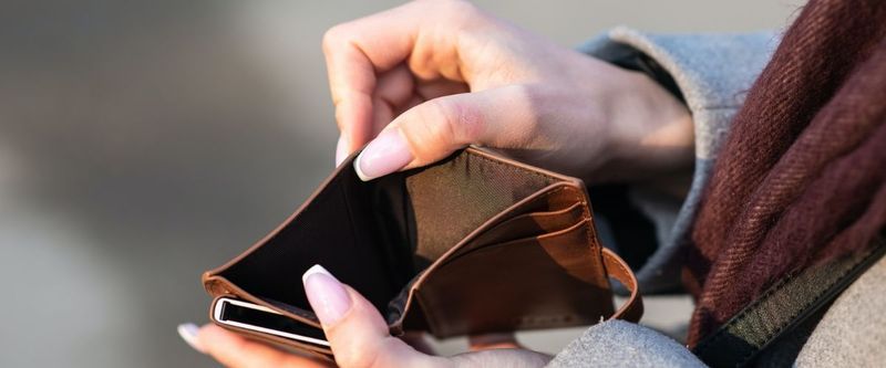 How to deal with late and missing invoice payments | Hokodo