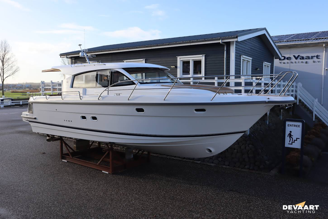 De Vaart Yachting - Nimbus Sealine Paragon Aquador Boats