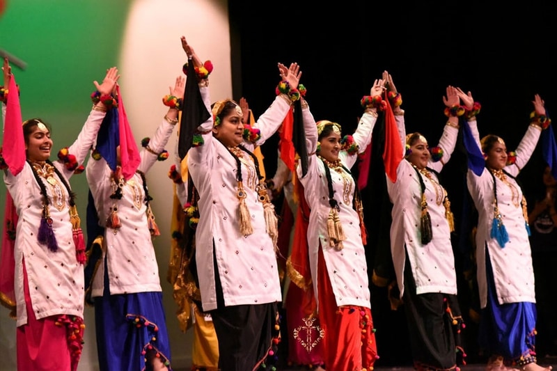 Bhangra Dance London Academy | Lok Naach Academy