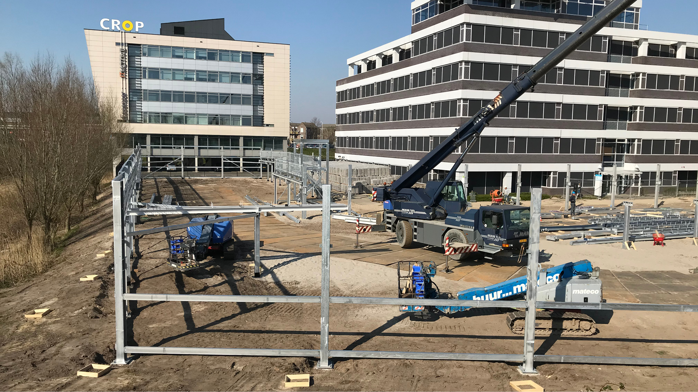 Hoogste punt bouw parkeervoorziening De Heus Voeders in Ede