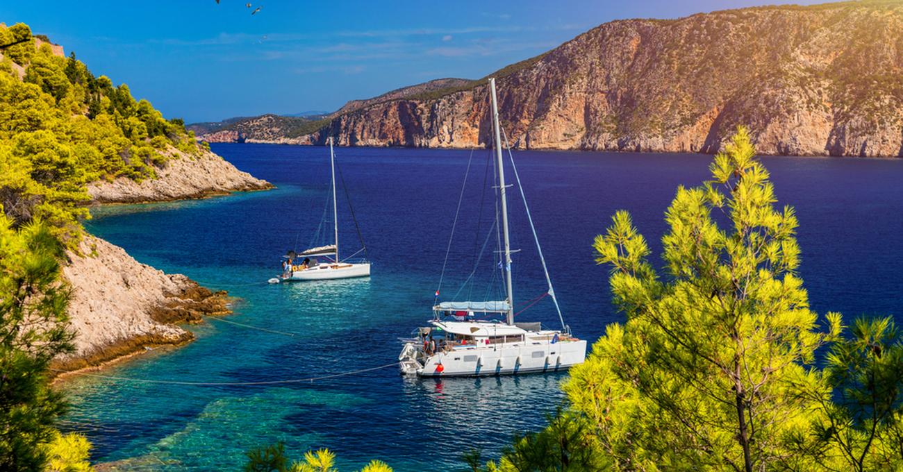 Best Liveaboard Catamaran Sailboats | Retire Fearless