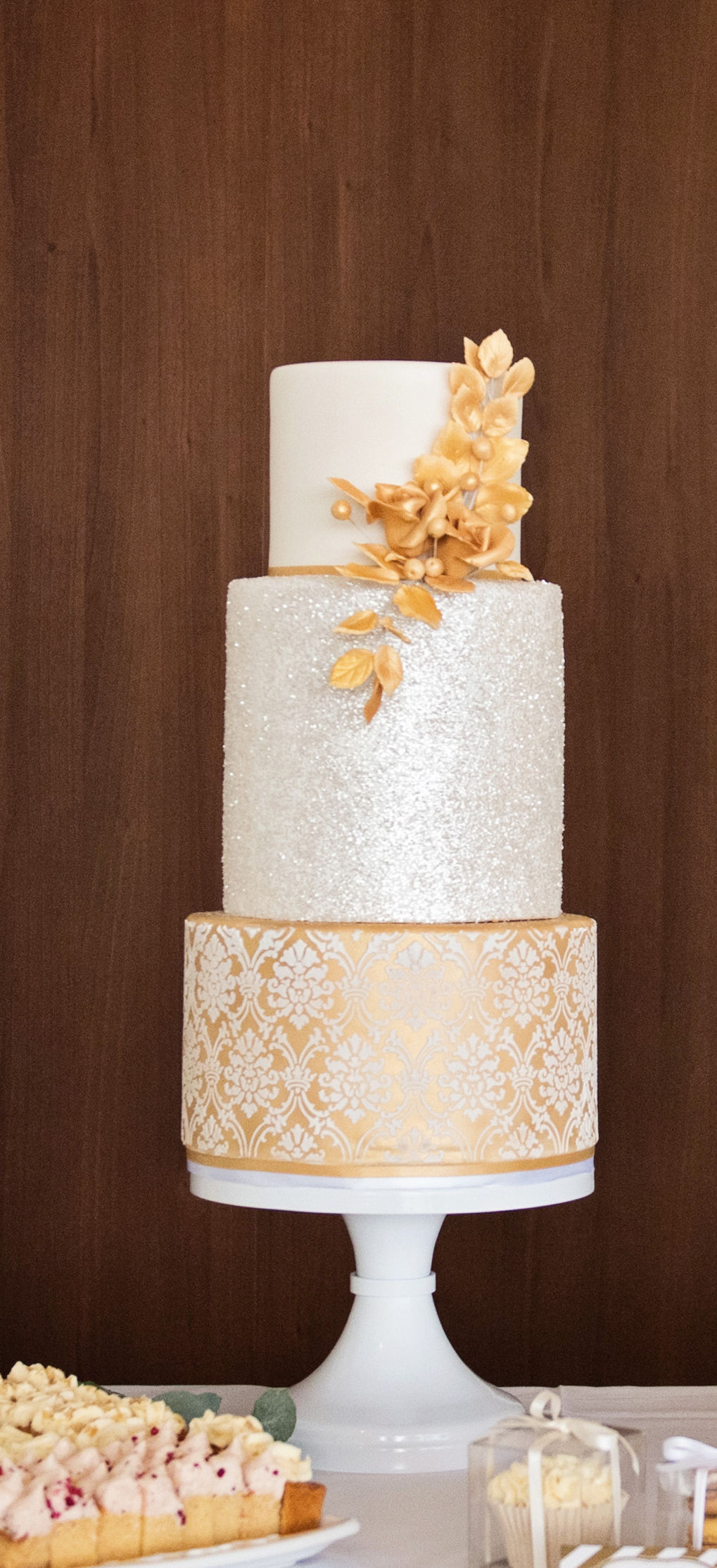 White & Gold Wedding Cake