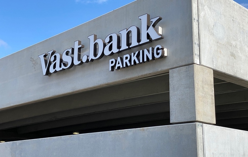 Vast.bank - Regional Bank Brand Strategy - Gitwit