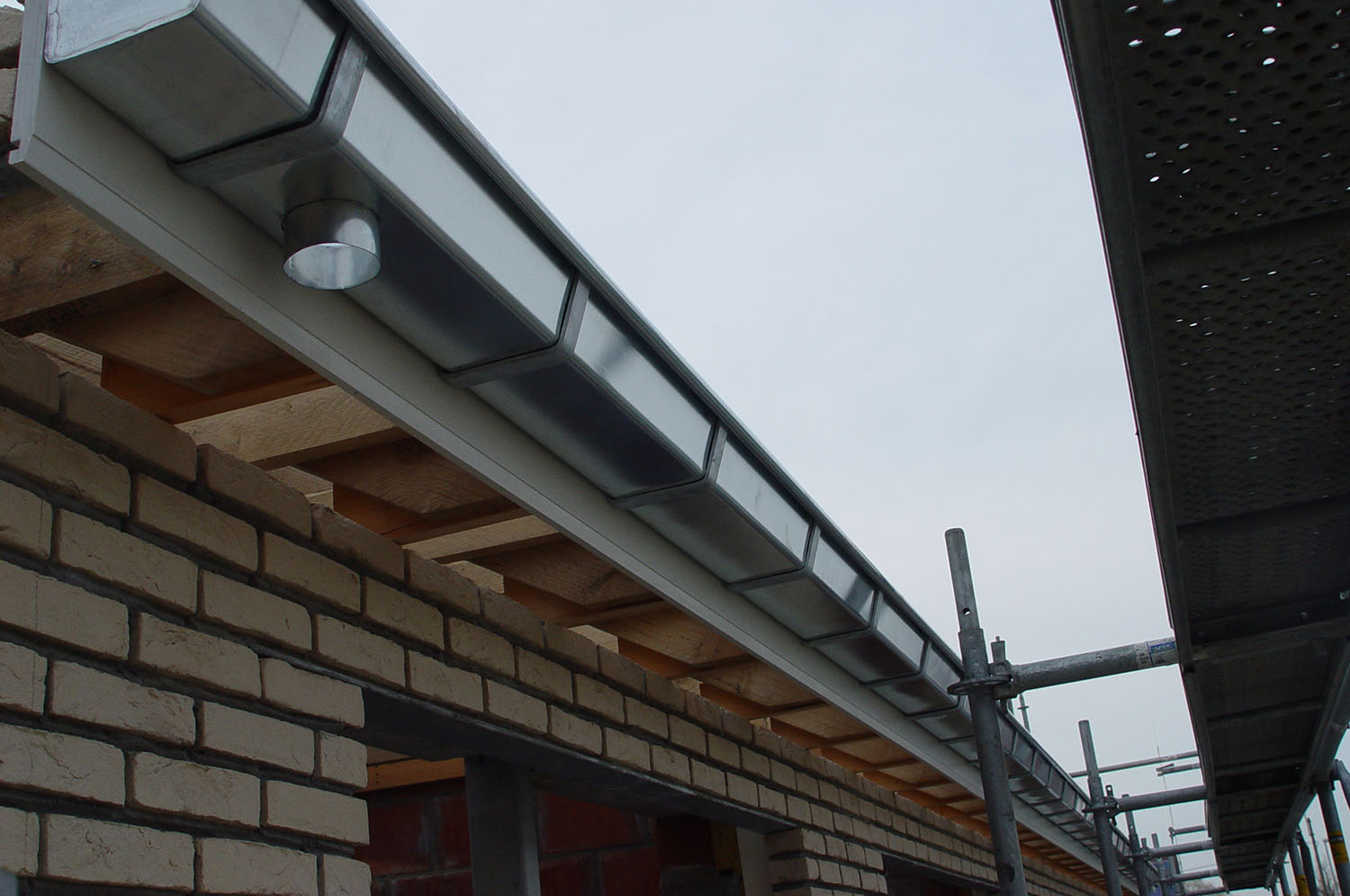 Dakgoot herstellen & dakgoot vernieuwen | Dakwerken Apers