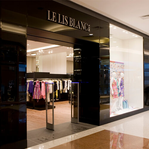 Le Lis Blanc - 29 Lojas | LAR Construtora