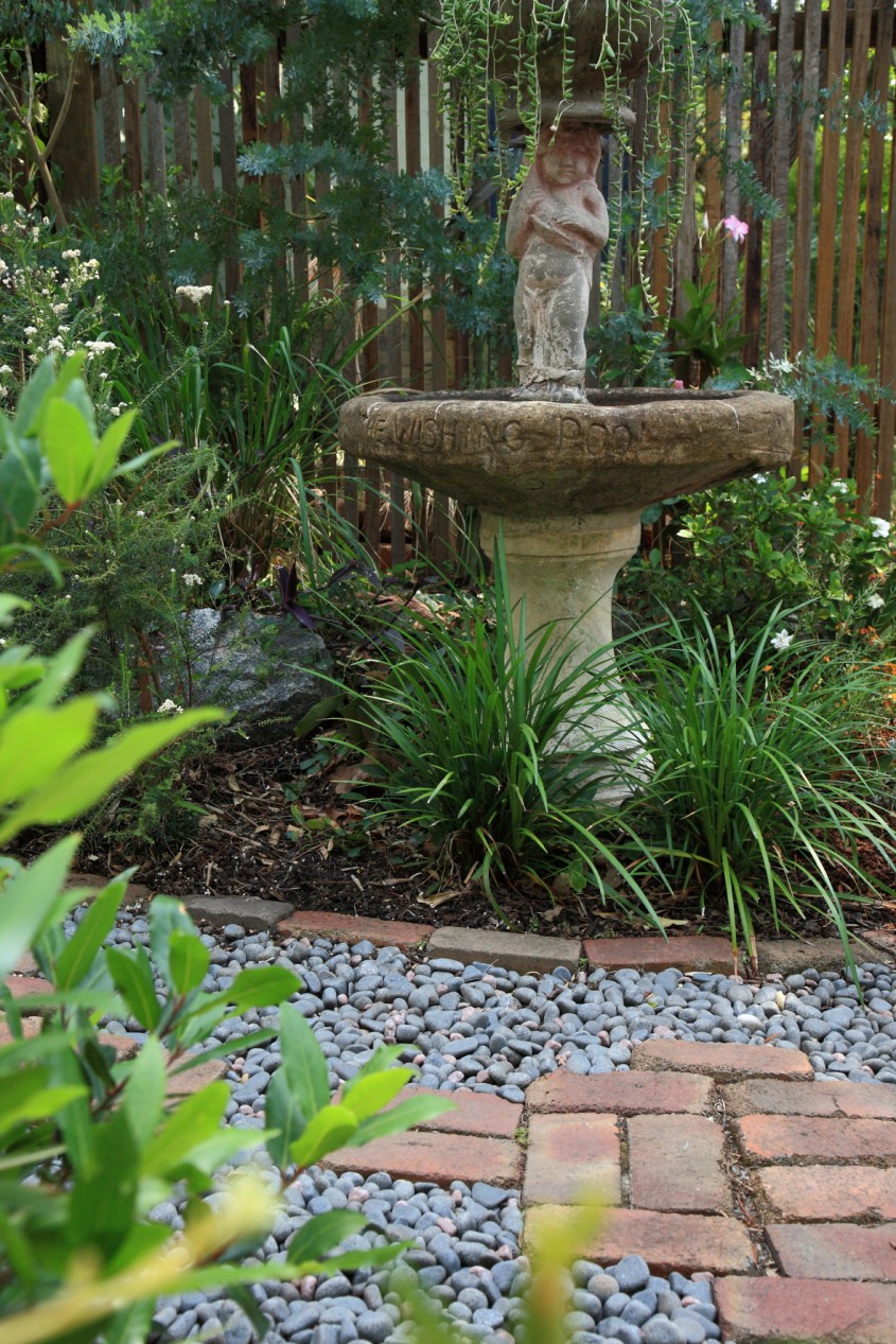 A RUSTIC COURTYARD IN GLEBE Inner West Landscape architecture | CALDesign