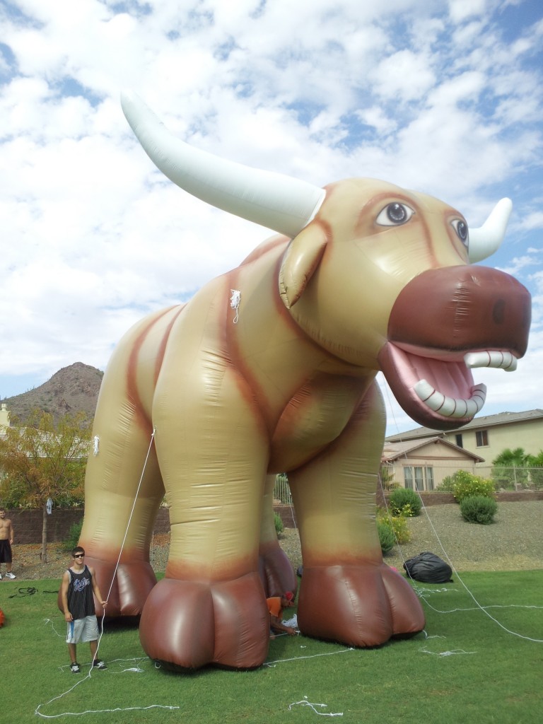 3 reasons to advertise with balloons and promotional Inflatables