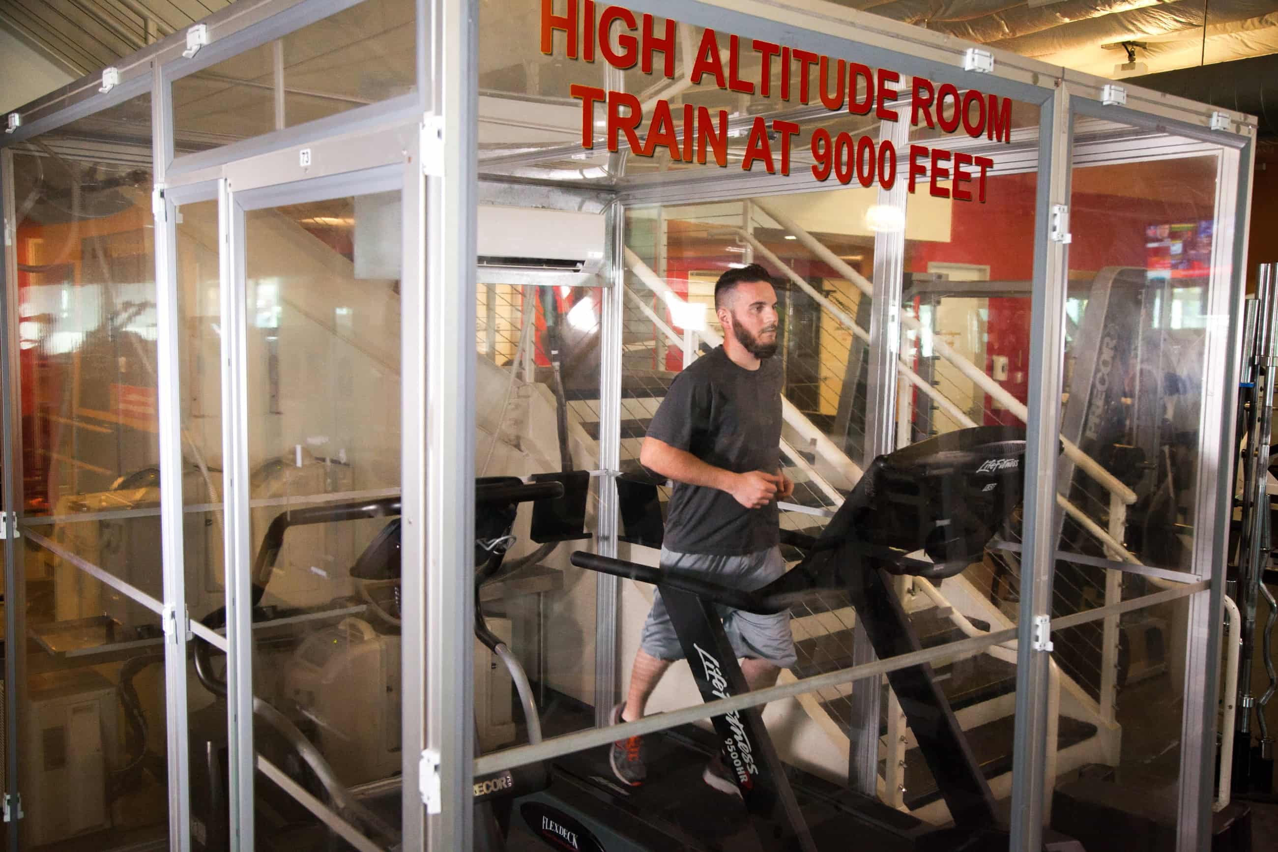 3 Benefits of Training in a Hypoxic Chamber | 🥇 Maximum Fitness Vacaville