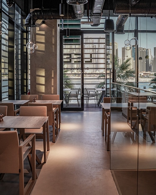 Locations : Leen's Casual to Gourmet