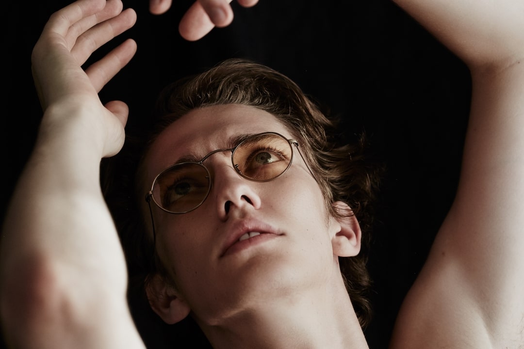Oliver Peoples Stories - Julian Mackay / Works / TO THE MOON STUDIO