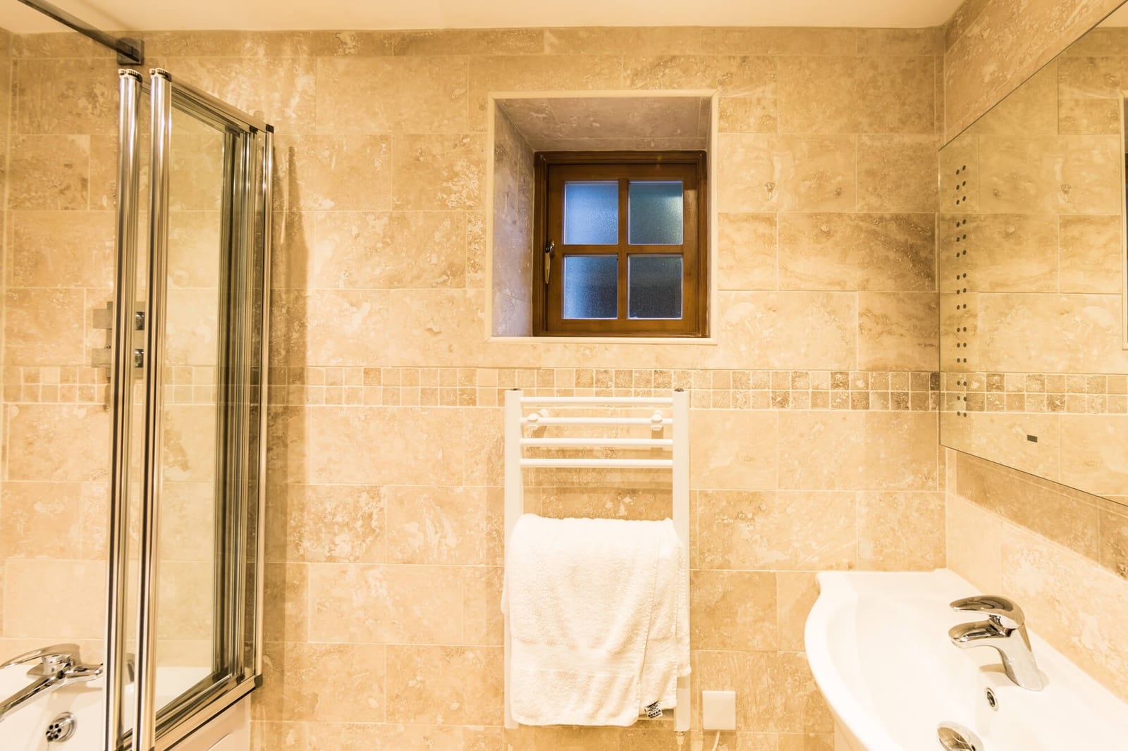 Ian Heaps Fishing Resort Clear View Accomodation