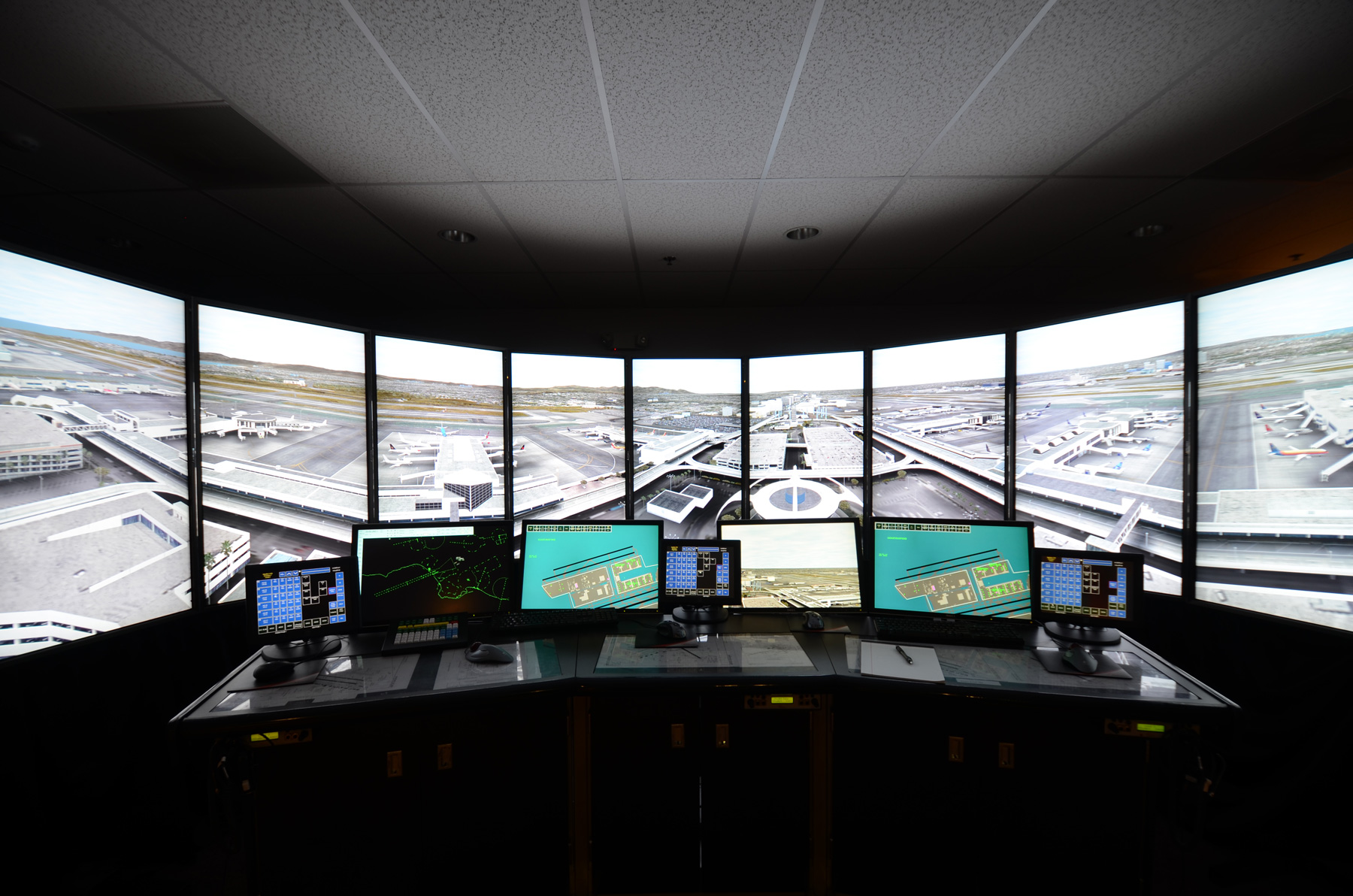 MaxSim ATC: Simulation de Contrôle du Trafic Aérien
