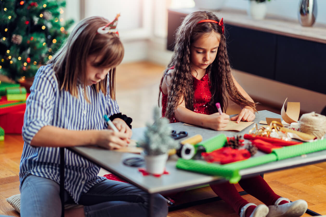 5 DIY Christmas cards to make with your family | Sawyer Blog