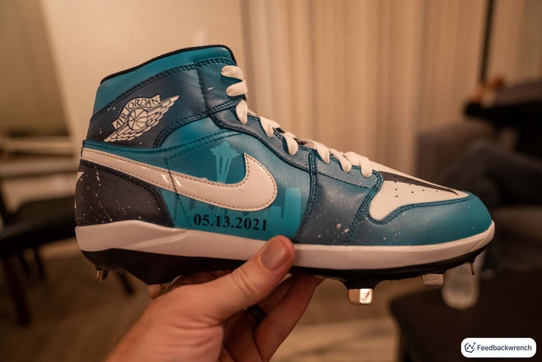 See Jarred's custom Jordan cleats he wore during his MLB Debut