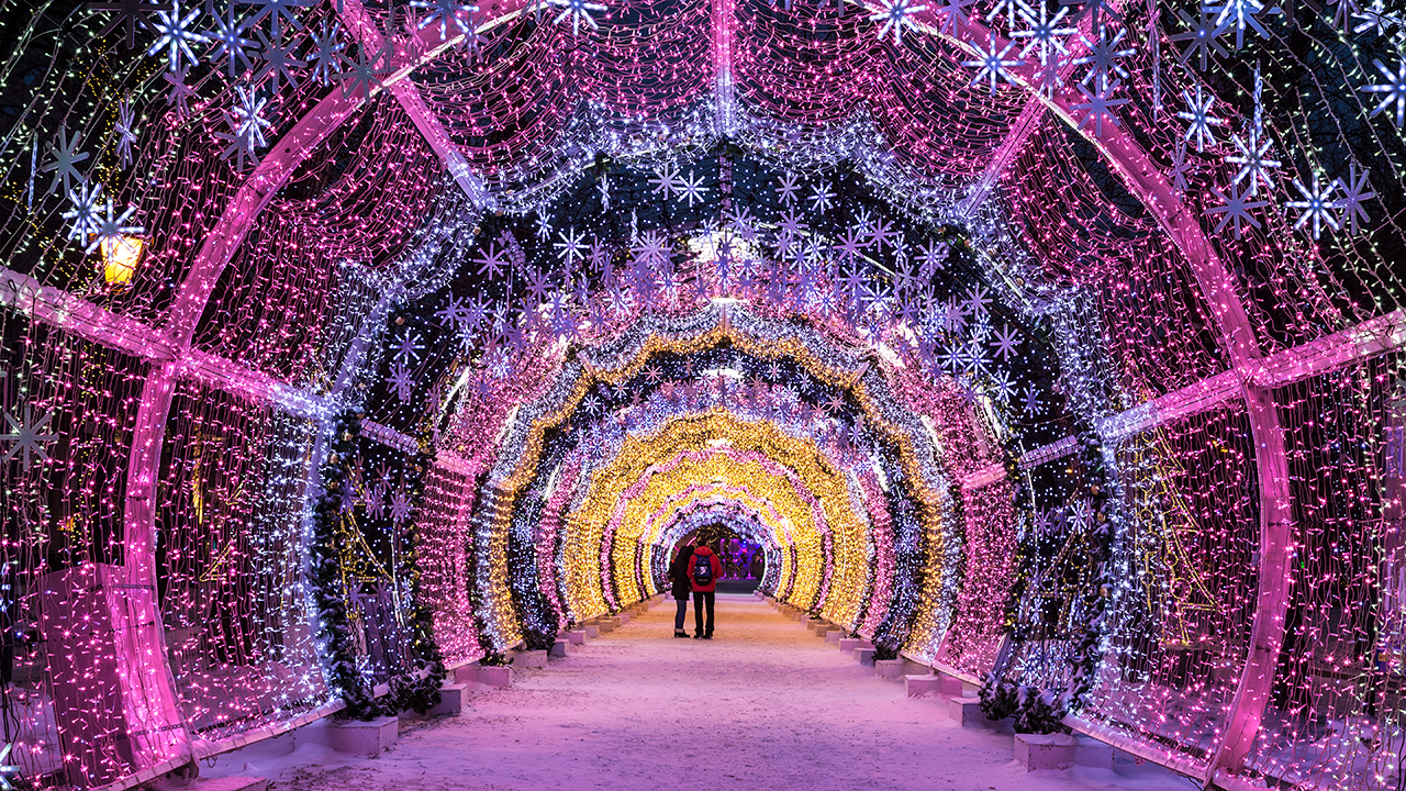 How to Seamlessly Manage Crowds at Your Next Holiday Event | ACTIVE ...