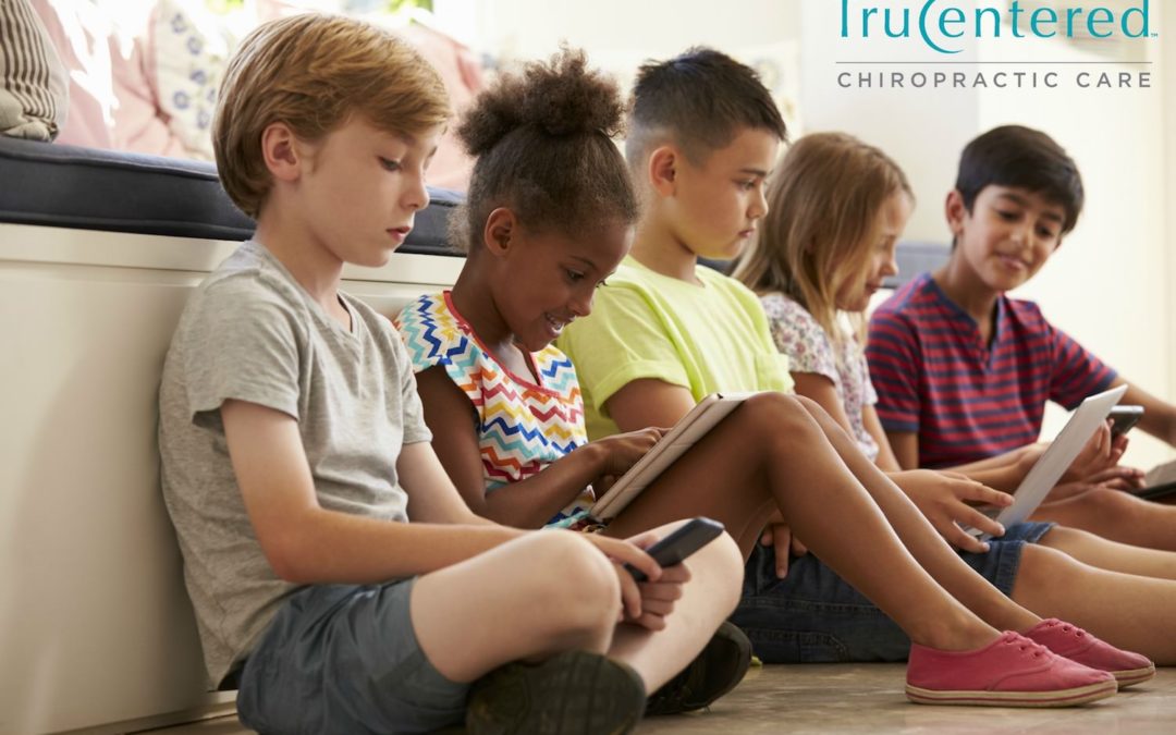 Research Shows Tech Neck May Cause Serious Health Problems ...